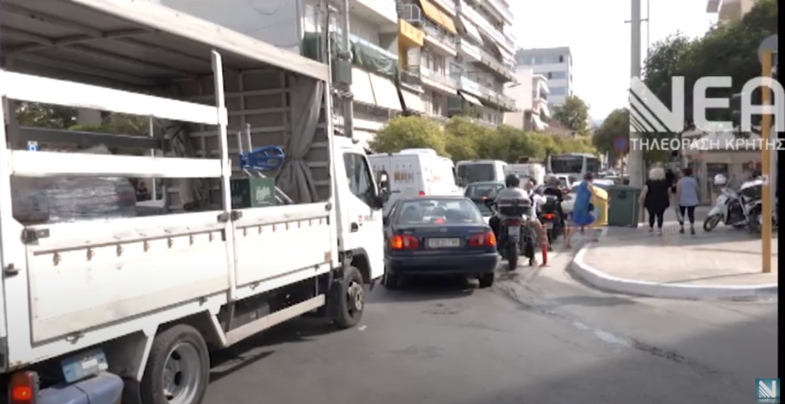 Bίντεο - Κυκλοφοριακή συμφόρηση στο κέντρο των Χανίων από το κλείσιμο ...